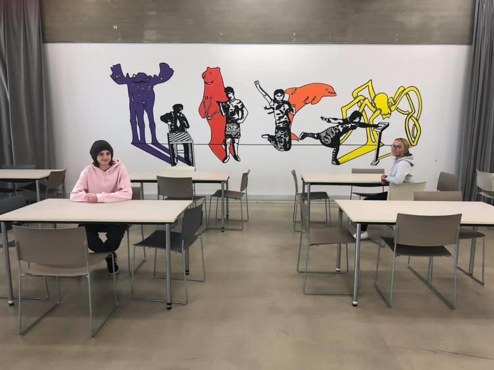 Nytt bilde på veggen i kantina! - Sandnes videregående skole